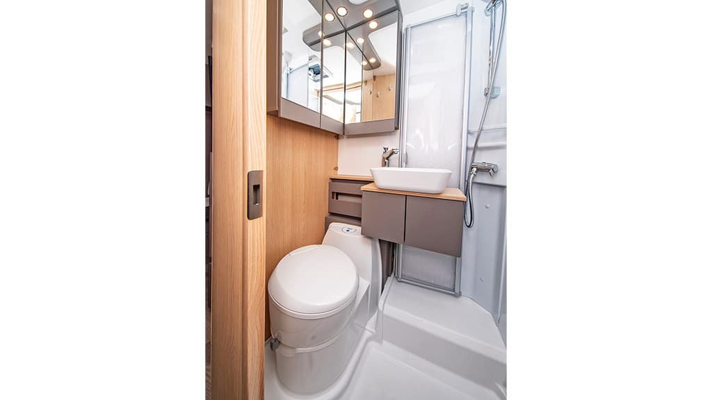 Der LMC Tourer T 660 G im Profitest - Reisemobil International